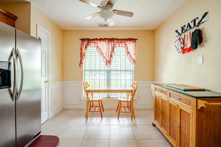 Rollnitout Rentals, Your Home Away From Home - Lithonia, GA