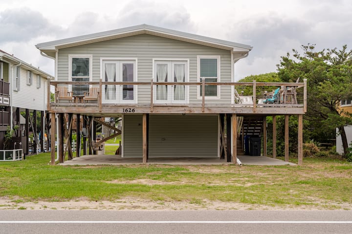 2nd Row Ocean View E. Beach 3 Bedroom 5 Beds - Oak Island, NC