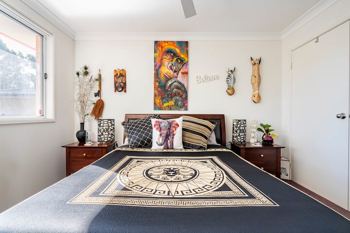 Tribal Room Queen Bedroom 2 Min Walk To The Beach - Jervis Bay