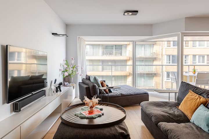 Ruim Hedendaags Appartement Met Zeezicht En Garage - Middelkerke