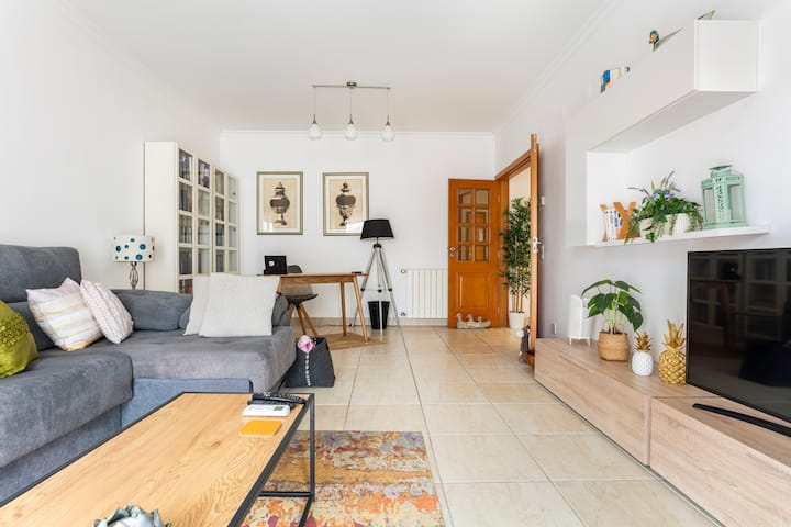 Sun Blessed 1 Bed With Pool, Parking, Air Con, Wf - Lagos