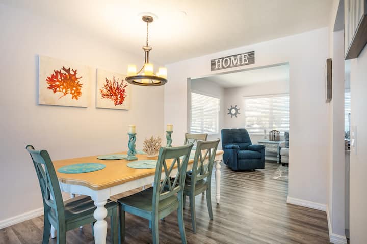Stars By The Sea - Cozy Home Close To Beaches - Pinellas County, FL