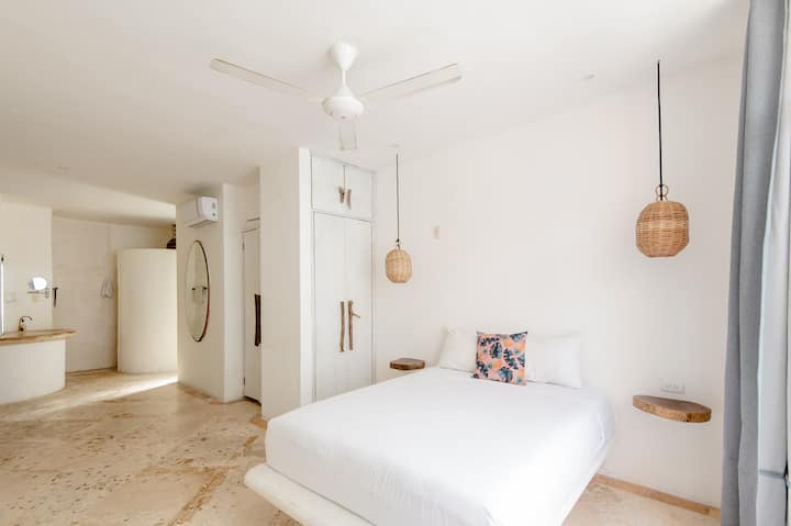 Big Room On 5th - Playa del Carmen