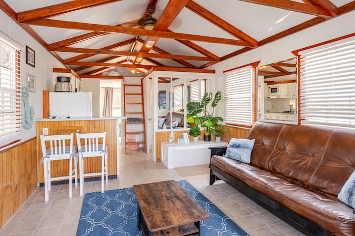 Houseboat 2bd, 1 Bath Private Keys Cottage Mullet - Florida Keys