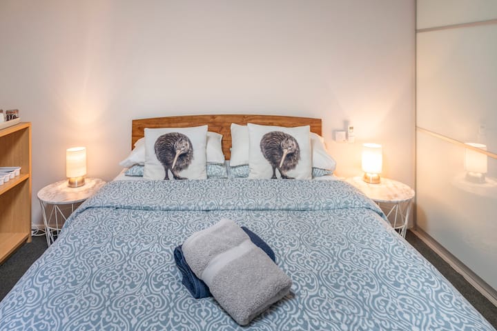 Generous, Comfortable Room With Ensuite. - Mount Maunganui