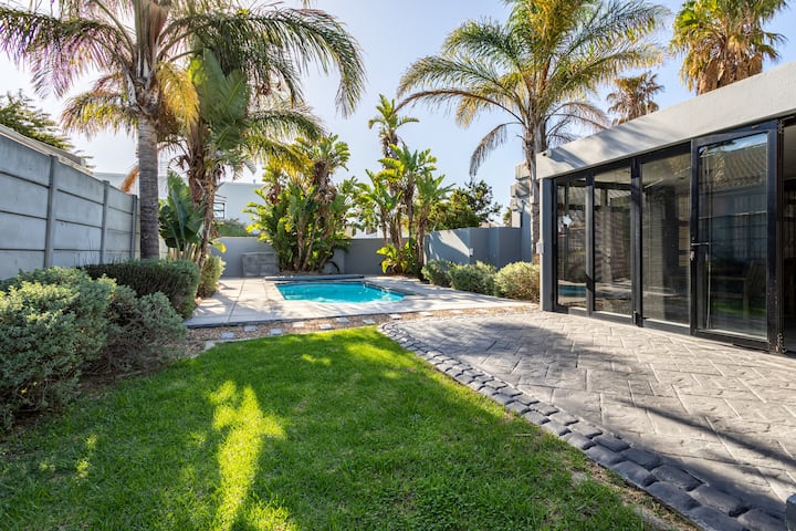 Cape Town Holiday Home - Parklands