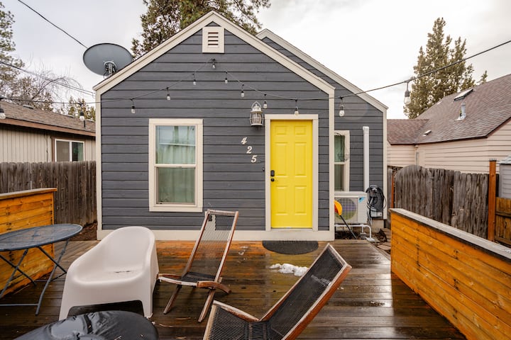 Bend Getaway With Deck | Old Mill Shops | Dining - Bend, OR