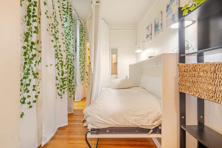 Perfectly Located Upperwest Futon - New York