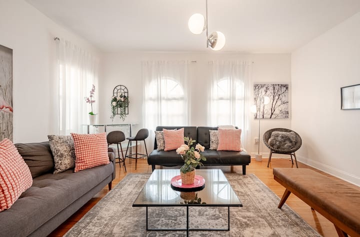 "F"spacious 4 Min. Walk To The Beach 2bed/2.5 Ba - Miami Beach, FL