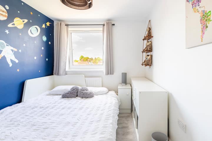 Double Room, Own Bathroom, Central - Watford
