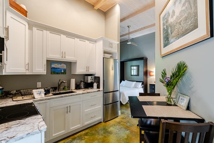 Sarasota Getaway Studio - Sarasota