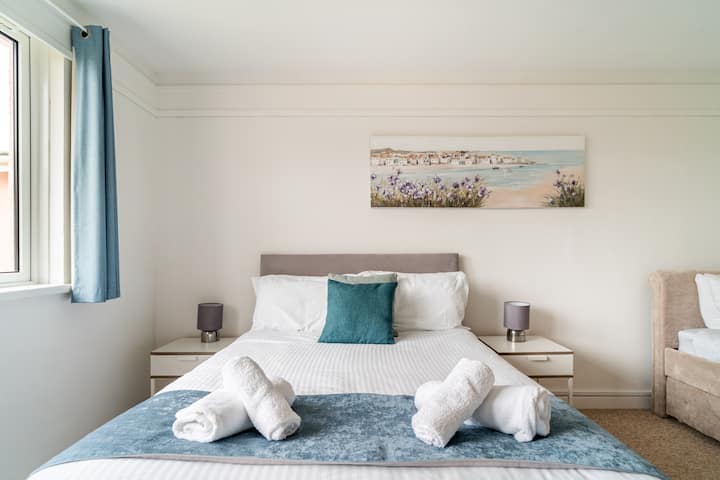 By The Seaside - 1 Bedroom Apartment+ Pool+parking - Brixham