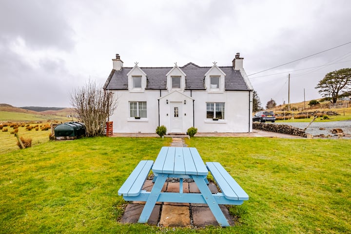 Stoney Cottage. King Size Room In Rural Setting. - Portree