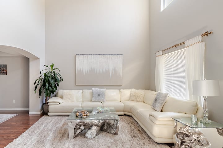 Spacious 4 Br House In Centennial - Denver, CO