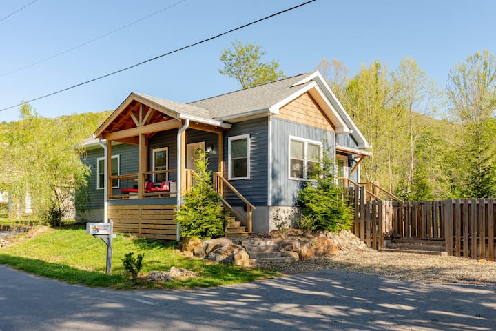 Huckleberry Hideaway  Newly Built Dog Friendly! - Black Mountain, NC