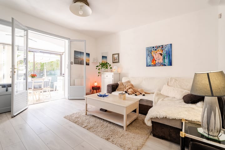 Joli Appartement En Rez-de-jardin - Carqueiranne