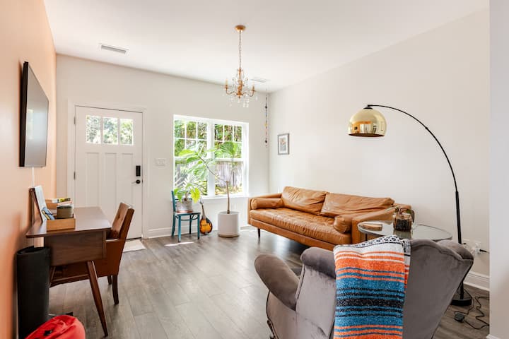 Simply Unwind: A Retreat Style Stay. Ev Charger - Pensacola, FL