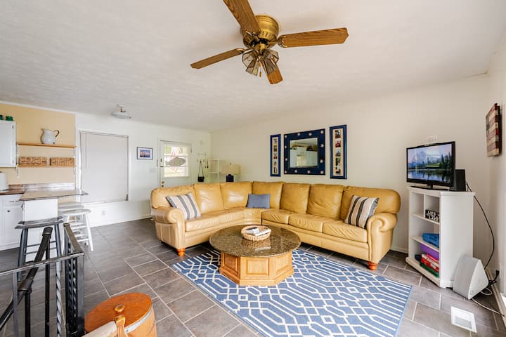 Coosa Cabin On Logan Martin Lake - Splash Pad, Pell City