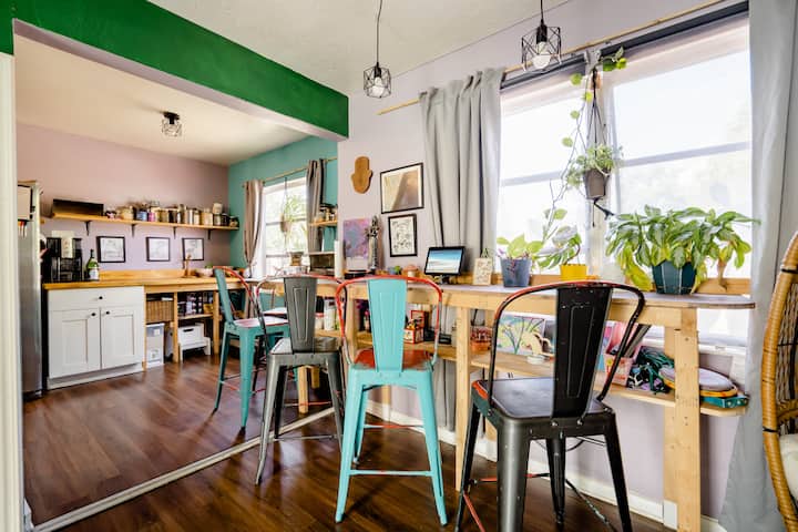 Sage Room 5 Miles To/from Beach And Downtown! - St. Petersburg, FL