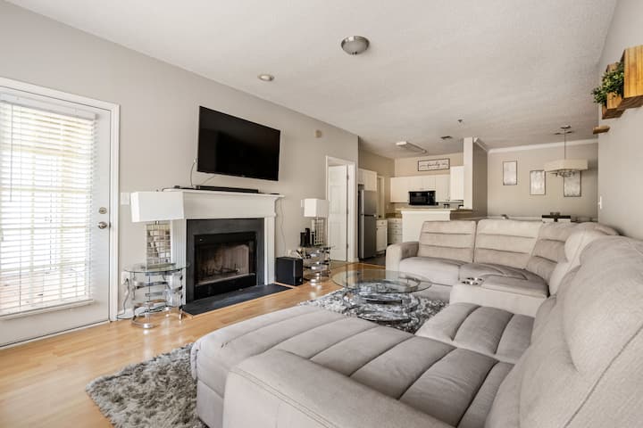 2 King Suites Walk To Braves Pool + Free Parking - Smyrna, GA