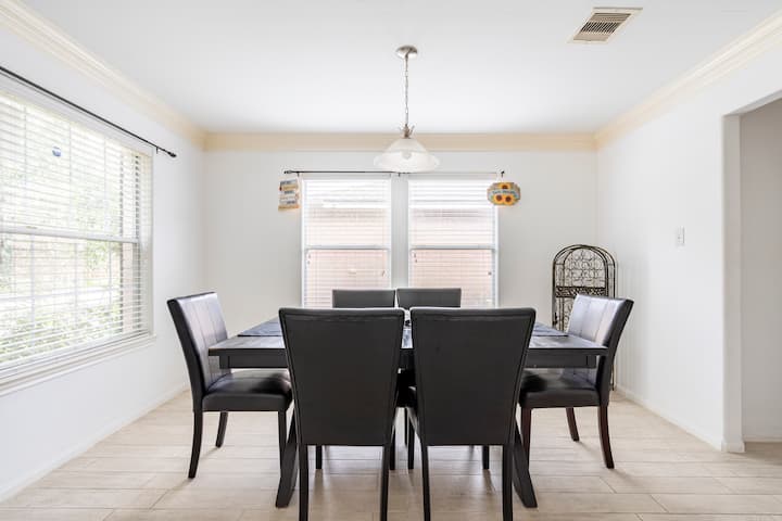 4b/2.5ba Home Close To Hobby, Baybrook, And Sch - Houston, TX