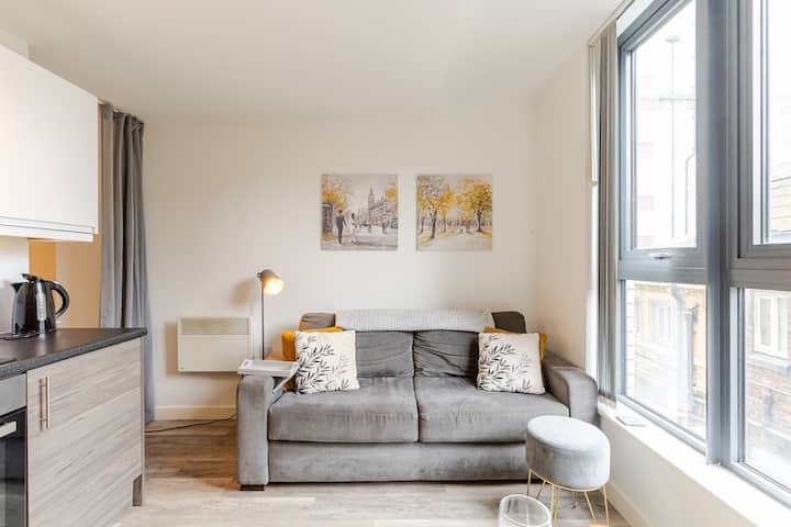 L1 Postcode, Perfect Parker Street City Centre Pad - Liverpool