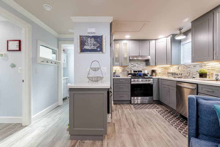 *Newly Built’ Cottage Near Aquarium/cannery Row - Monterey, CA