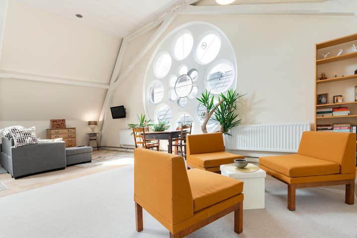 Airy Duplex Church Apt, Free Parking, 20min-centre - Liverpool, UK