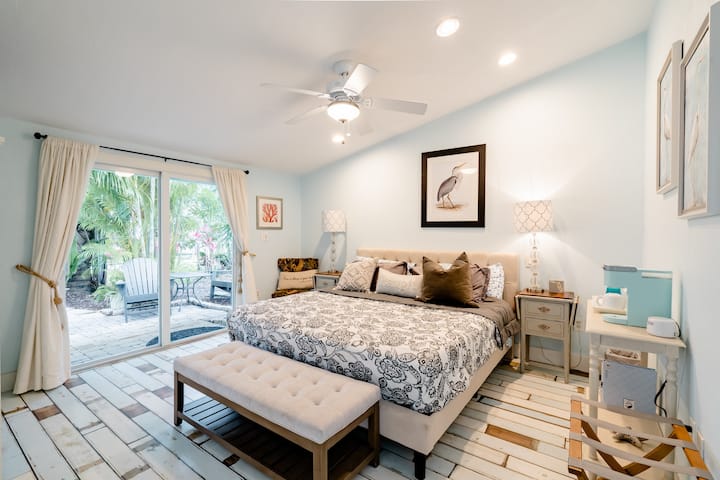 Spacious~remodeled Room Near The Beaches~dolphin - Siesta Key, FL