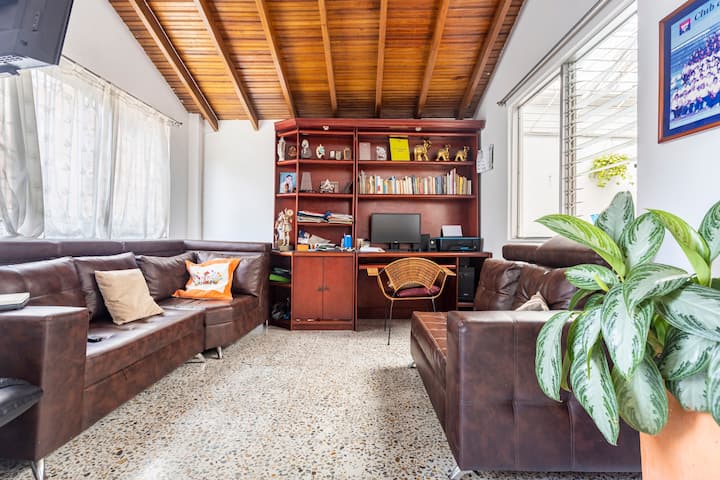 Hermosa Habitación Privada, Barrio Exclusivo. - 麥德林