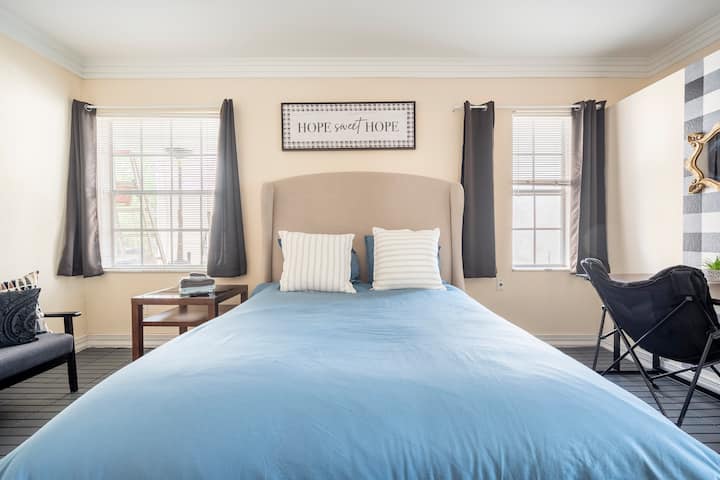 Private Suite In House With En-suite Bathroom - Kissimmee, FL