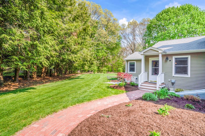 Private, 1 Bed/1.5 Bath Guest House Close To Beach - Old Lyme, CT