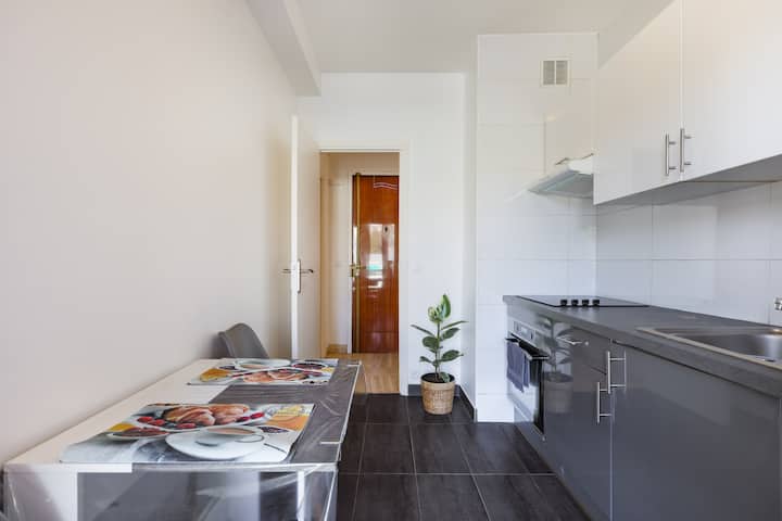 Belle Chambre Privée Climatisée à Côté De La Mer - Nice