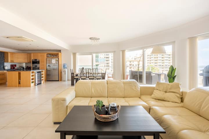 Luxury Shared Apt W Sea View & Sunrise In Sliema - Valletta