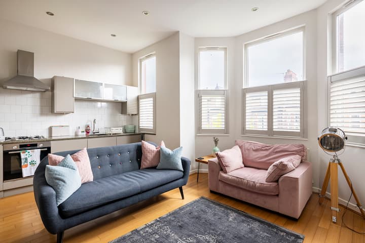 Stylish 2 Bed Flat In The Heart Of Chorlton - Mánchester