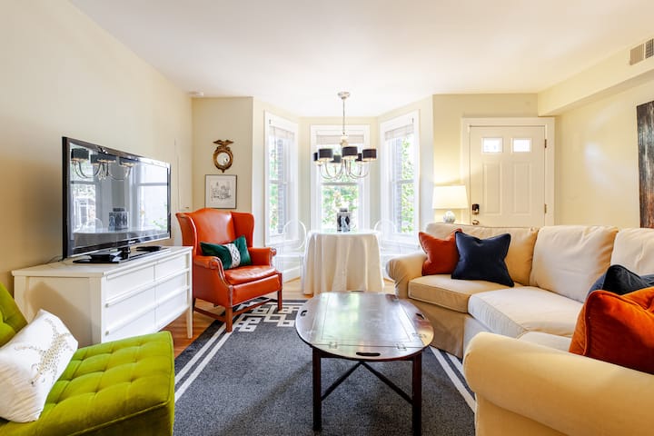 Spacious Glamour In Shaw/convention Ctr/dwtn Apt - Washington