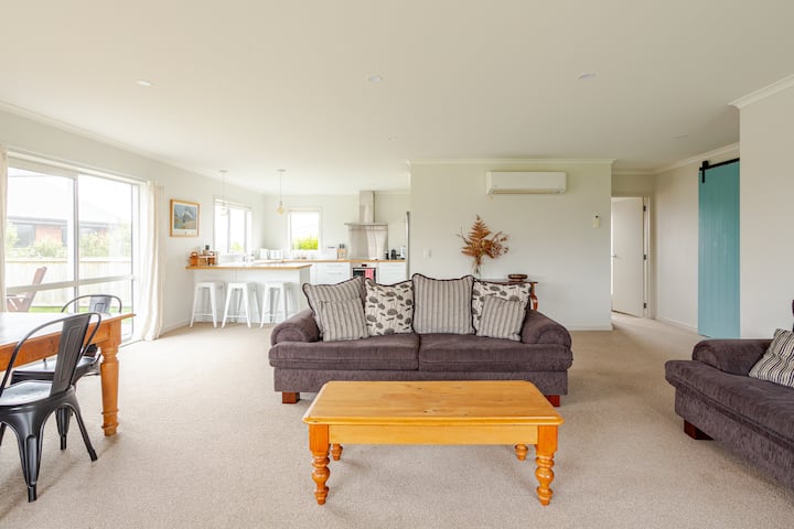 Relax In Te Anau With Space For The Whole Family - Te Anau