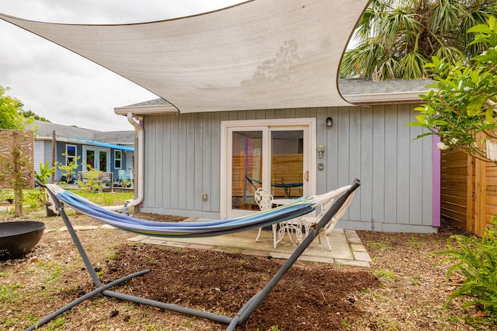 Blissful Oasis Is Within 15 Minutes Of Everything. - Saint Petersburg, FL