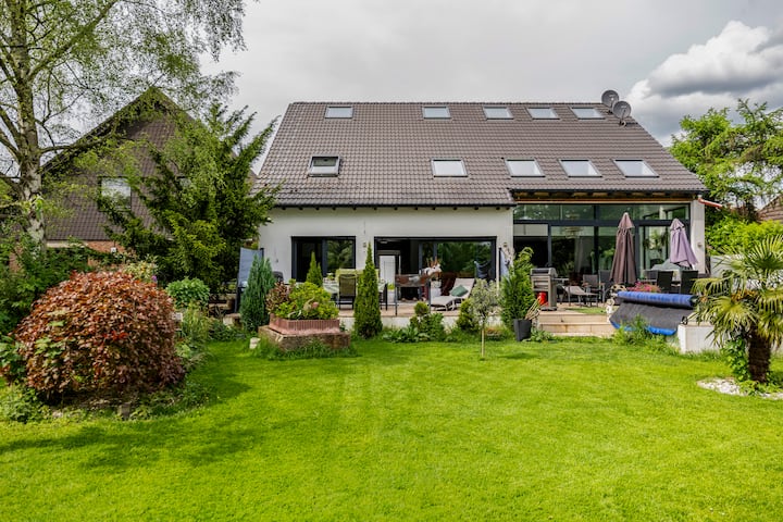 Maison Spacieuse De 2 Chambres Avec Terrasse - Neuss