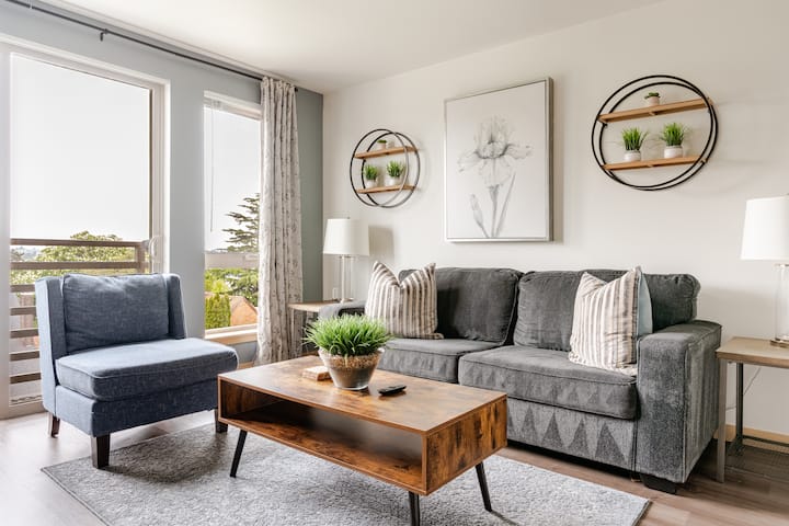 Beacon Hill 1br - Balcony + Rooftop Views - Link Rail - Monthly Stays - 