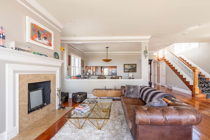 Beautiful Home Based On The Design Of A 300-year-old Italian Church. One Block From The Capital And Yet A Serene Setting With 30 Fruit Trees. - Salt Lake City, UT