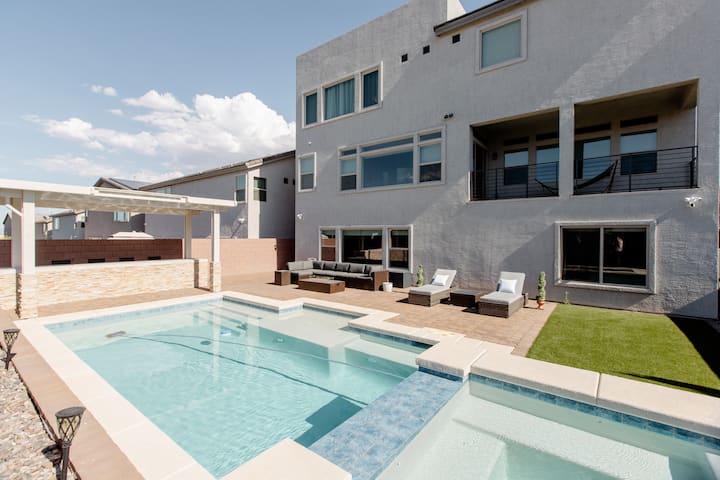 Private Floor, Mini Kitchen, Living Room, & Entry - Las Vegas
