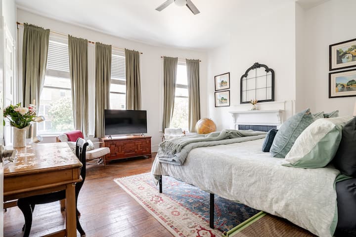 Forsyth Park 2br 2 Bath Free Parking No Kids Best - Savannah, GA