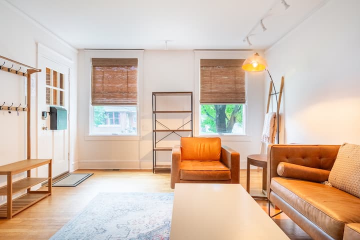 Bright, Clean Spacious 2 Br Apt Off Street Parking - Wilmington, DE