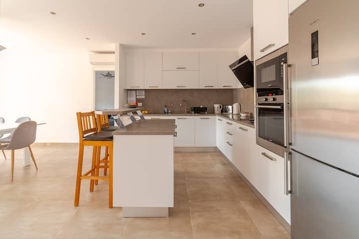 Lovely Ground Floor 4bed Openplan With Shared Pool - Estepona
