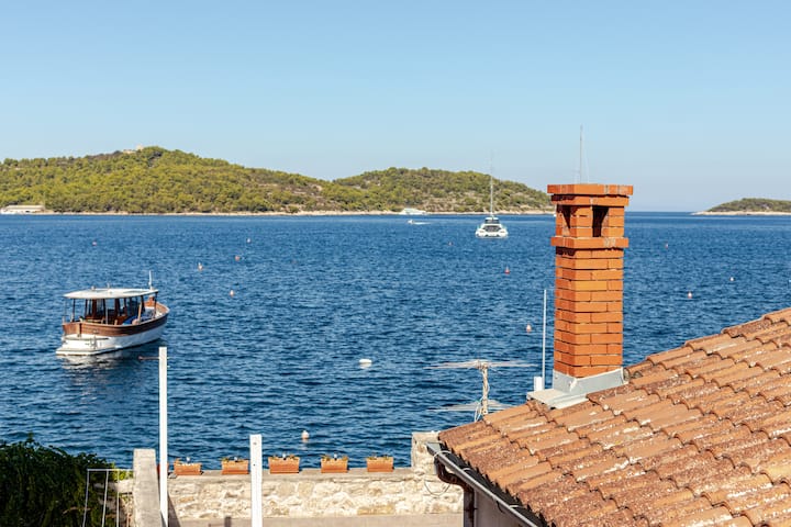Stone House By The Sea - Croatia
