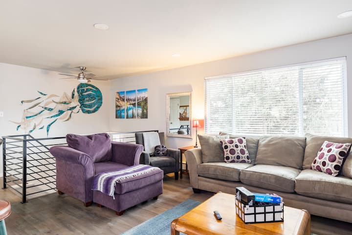 Lynx Haven: 420 Friendly, Hot Tub, 3 Br Top Floor - Golden