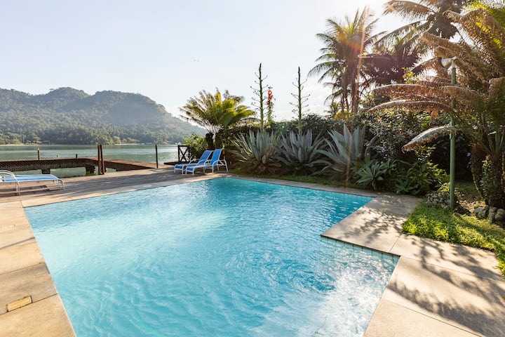Linda Casa A Beira-mar Com Deck, Piscina, Sauna . - Angra dos Reis