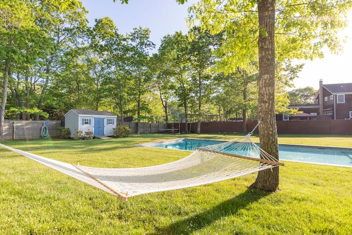 Chic Hamptons Gateway With Heated Pool And Grill - Suffolk County, NY