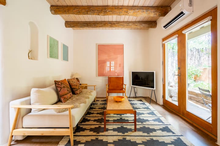 Eastside Casita Near Canyon Road, Hiking & Skiing - Santa Fe